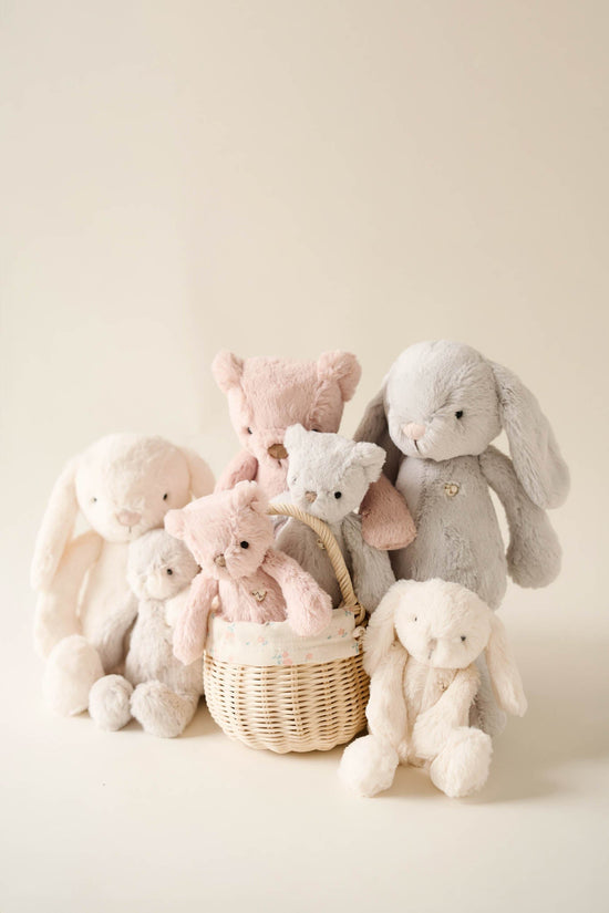 Jamie Kay Snuggle Bunnies – Sylvia Joyce